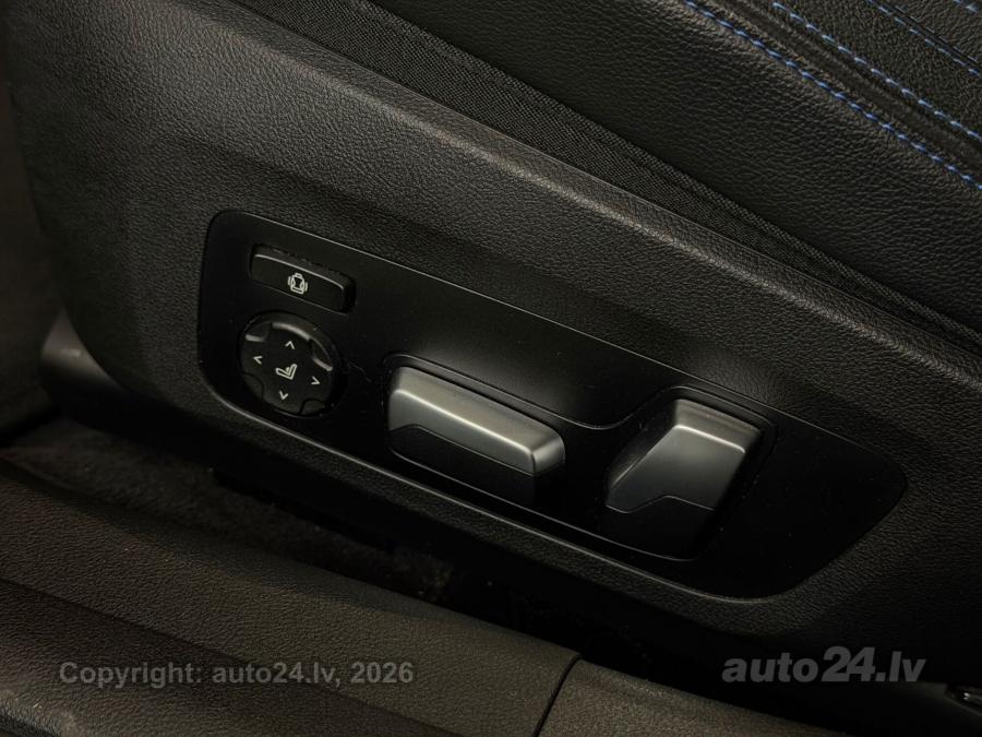 Blue BMW 3 Series 2019 in Parnu, with an engine capacity of 2.00 L and mileage of 186 thousand km for 25900 €, photo 19 on AUTOMOTO.COM.LV