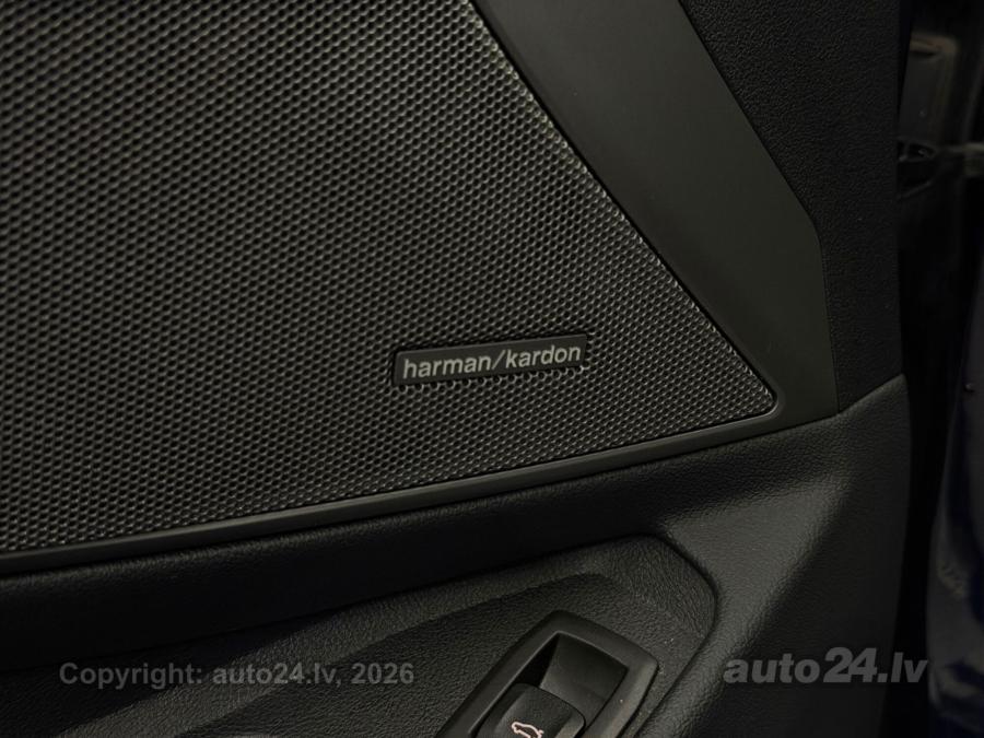 Blue BMW 3 Series 2019 in Parnu, with an engine capacity of 2.00 L and mileage of 186 thousand km for 25900 €, photo 22 on AUTOMOTO.COM.LV