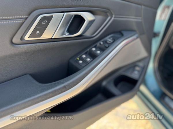 Zils BMW 3 Series 2020 Tallina, ar dzinēja tilpumu 2.00 L un nobraukumu 82 tūkst. km par 23500 €, foto 11 vietnē AUTOMOTO.COM.LV