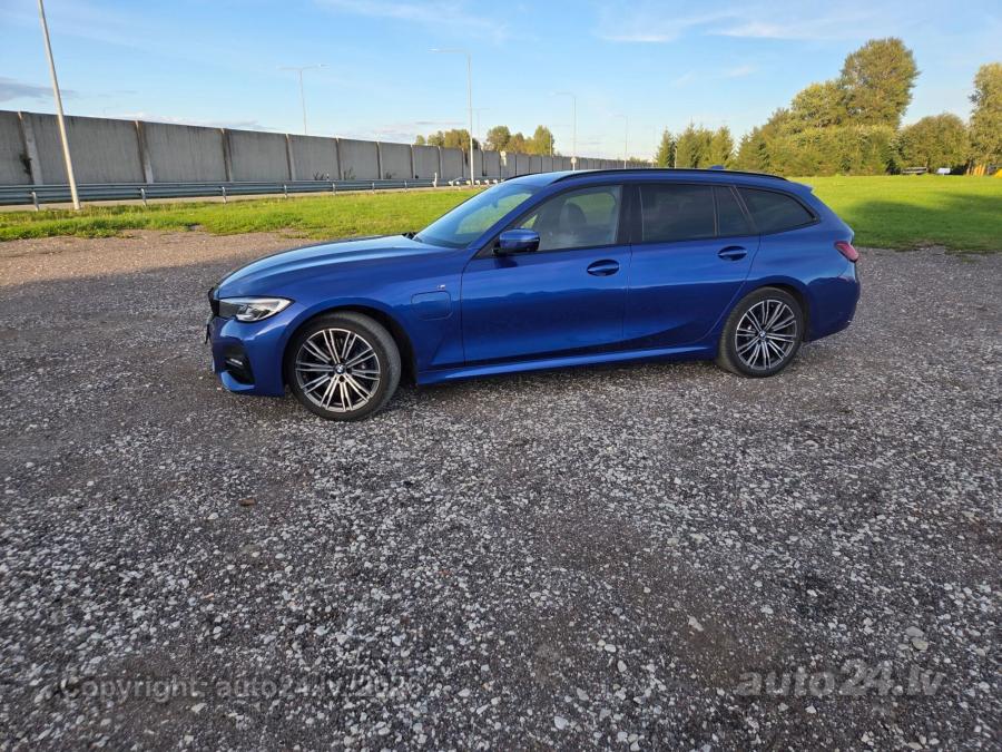 Blue BMW 3 Series 2020 in Tallinn, with an engine capacity of 2.00 L and mileage of 165 thousand km for 24990 €, photo 4 on AUTOMOTO.COM.LV