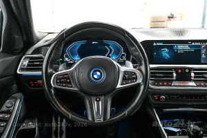 Blue BMW 3 Series 2021 in Tallinn, with an engine capacity of 2.00 L and mileage of 167 thousand km for 21900 €, photo 12 on AUTOMOTO.COM.LV