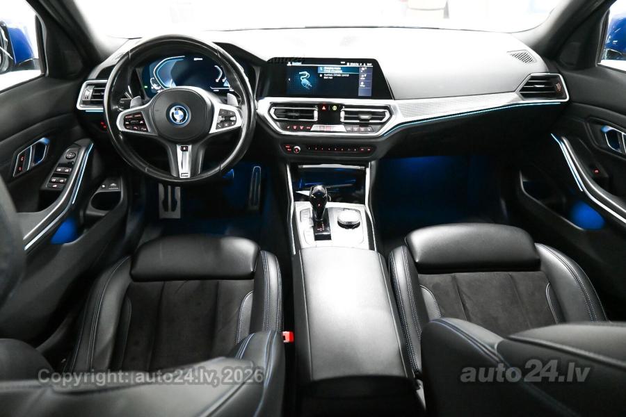 Blue BMW 3 Series 2021 in Tallinn, with an engine capacity of 2.00 L and mileage of 167 thousand km for 21900 €, photo 13 on AUTOMOTO.COM.LV