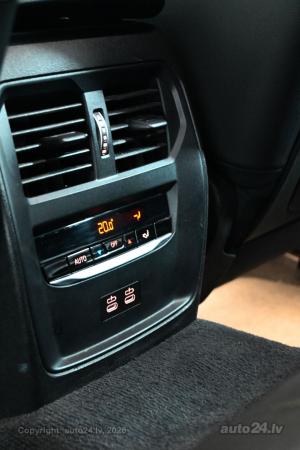 Blue BMW 3 Series 2021 in Tallinn, with an engine capacity of 2.00 L and mileage of 167 thousand km for 21900 €, photo 20 on AUTOMOTO.COM.LV