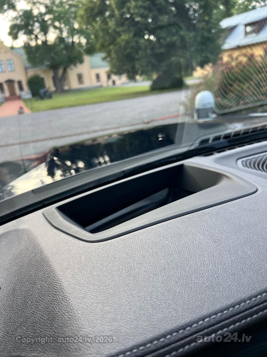 Blue BMW 3 Series 2021 in Tallinn, with an engine capacity of 3.00 L and mileage of 81 thousand km for 31900 €, photo 22 on AUTOMOTO.COM.LV