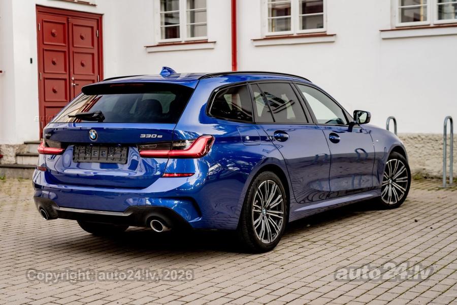 Zils BMW 3 Series 2021 Tallina, ar dzinēja tilpumu 2.00 L un nobraukumu 128 tūkst. km par 27600 €, foto 3 vietnē AUTOMOTO.COM.LV