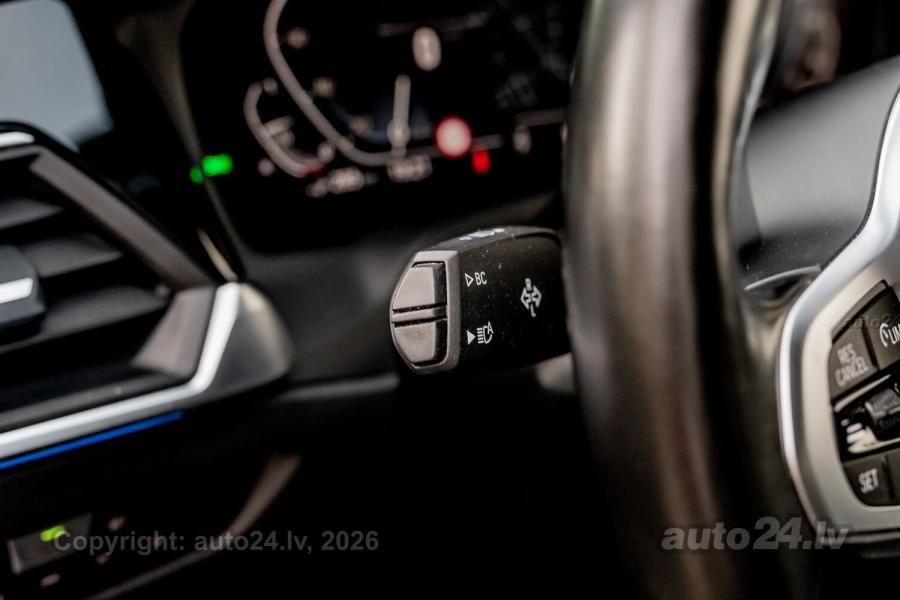 Zils BMW 3 Series 2021 Tallina, ar dzinēja tilpumu 2.00 L un nobraukumu 128 tūkst. km par 27600 €, foto 14 vietnē AUTOMOTO.COM.LV
