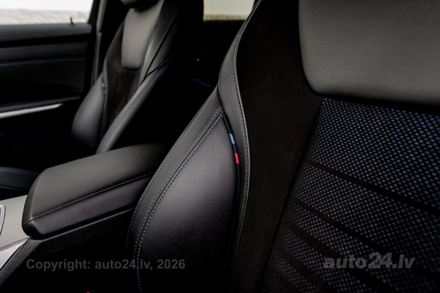 Zils BMW 3 Series 2021 Tallina, ar dzinēja tilpumu 2.00 L un nobraukumu 128 tūkst. km par 27600 €, foto 28 vietnē AUTOMOTO.COM.LV