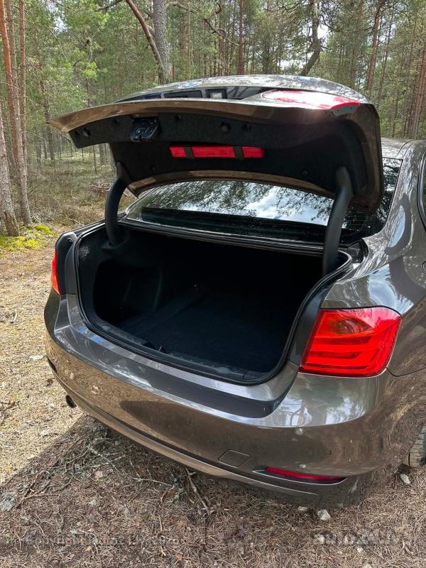 Brūns BMW 3 Series 2014 Tallina, ar dzinēja tilpumu 2.00 L un nobraukumu 0 tūkst. km par 8500 €, foto 4 vietnē AUTOMOTO.COM.LV