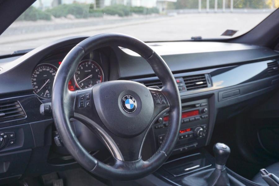 BMW 3 Series 2007 in Riga, with an engine capacity of 3.00 L and mileage of 235 thousand km for 8500 €, photo 7 on AUTOMOTO.COM.LV