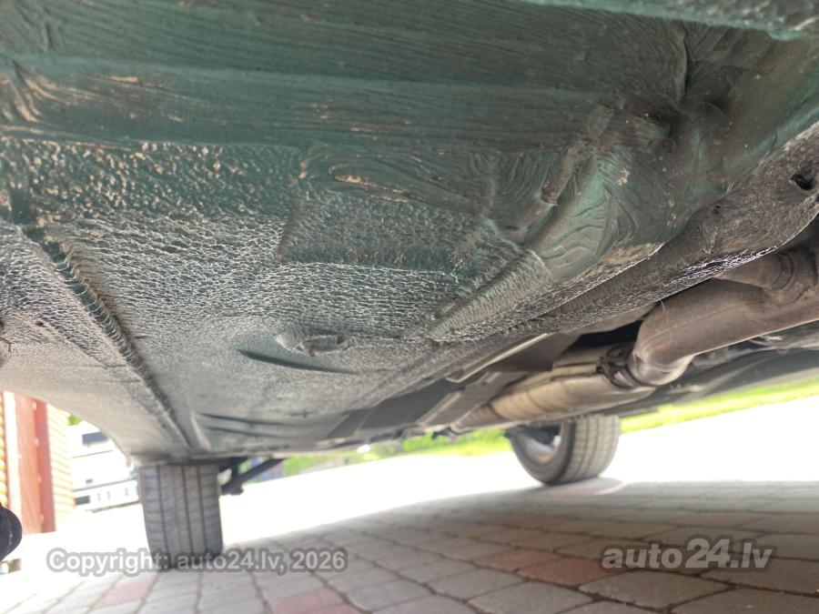Zaļš BMW 3 Series 1992 Tartu, ar dzinēja tilpumu 1.80 L un nobraukumu 142 tūkst. km par 6999 €, foto 12 vietnē AUTOMOTO.COM.LV