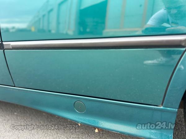 Green BMW 3 Series 1992 in Tartu, with an engine capacity of 1.60 L and mileage of 215 thousand km for 2200 €, photo 9 on AUTOMOTO.COM.LV