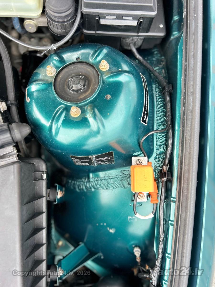 Zaļš BMW 3 Series 1992 Tartu, ar dzinēja tilpumu 1.60 L un nobraukumu 215 tūkst. km par 2200 €, foto 24 vietnē AUTOMOTO.COM.LV