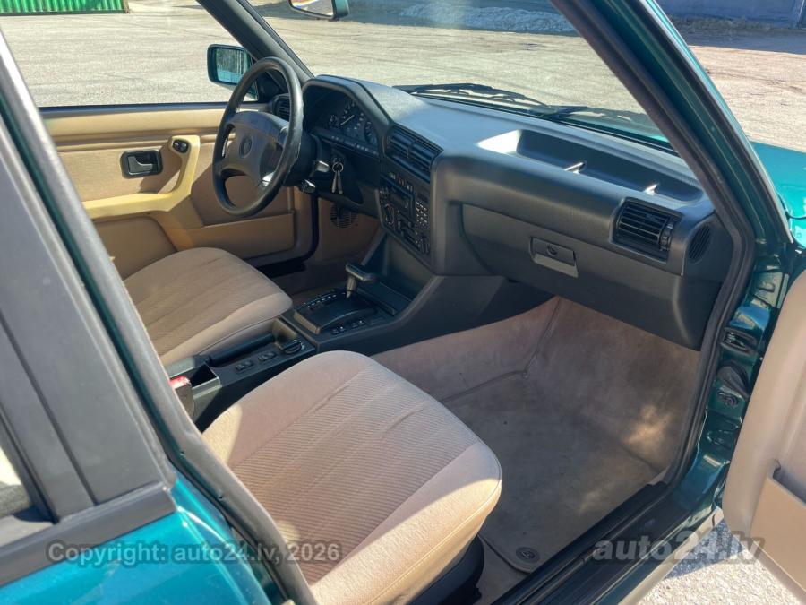 Zaļš BMW 3 Series 1992 Tallina, ar dzinēja tilpumu 2.50 L un nobraukumu 226 tūkst. km par 8000 €, foto 14 vietnē AUTOMOTO.COM.LV