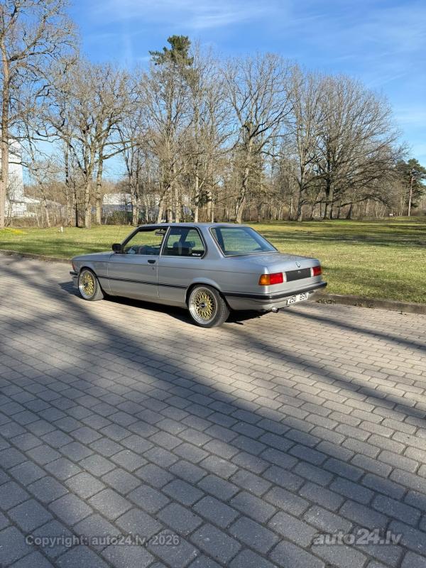 Grey BMW 3 Series 1983 in Tallinn, with an engine capacity of 1.80 L and mileage of 265 thousand km for 7699 €, photo 3 on AUTOMOTO.COM.LV