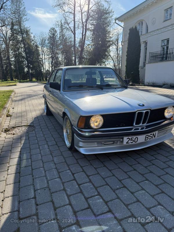 Grey BMW 3 Series 1983 in Tallinn, with an engine capacity of 1.80 L and mileage of 265 thousand km for 7699 €, photo 4 on AUTOMOTO.COM.LV