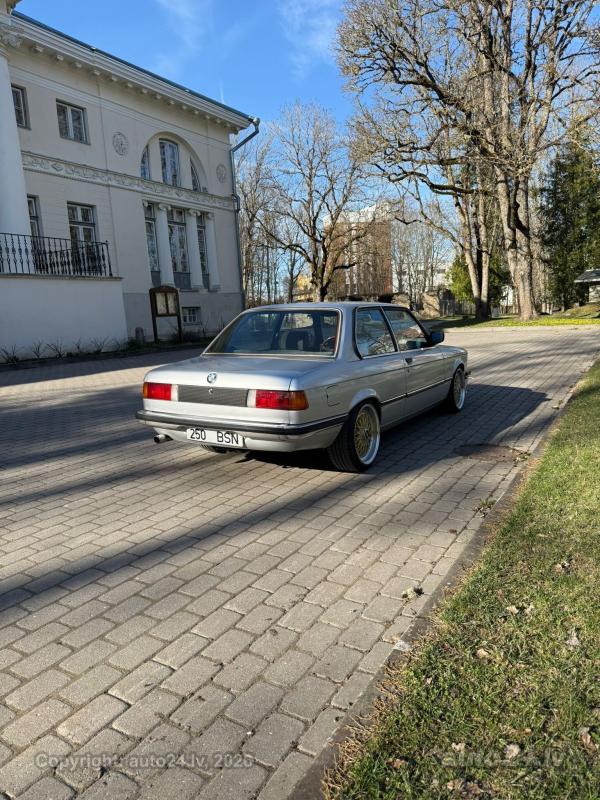Grey BMW 3 Series 1983 in Tallinn, with an engine capacity of 1.80 L and mileage of 265 thousand km for 7699 €, photo 5 on AUTOMOTO.COM.LV