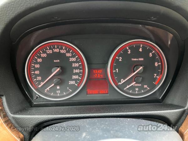 Grey BMW 3 Series 2006 in Tartu, with an engine capacity of 2.50 L and mileage of 238 thousand km for 7450 €, photo 3 on AUTOMOTO.COM.LV