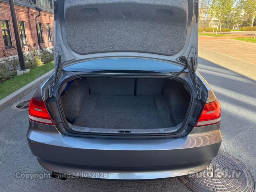Pelēks BMW 3 Series 2007 Tallina, ar dzinēja tilpumu 2.50 L un nobraukumu 266 tūkst. km par 7200 €, foto 11 vietnē AUTOMOTO.COM.LV