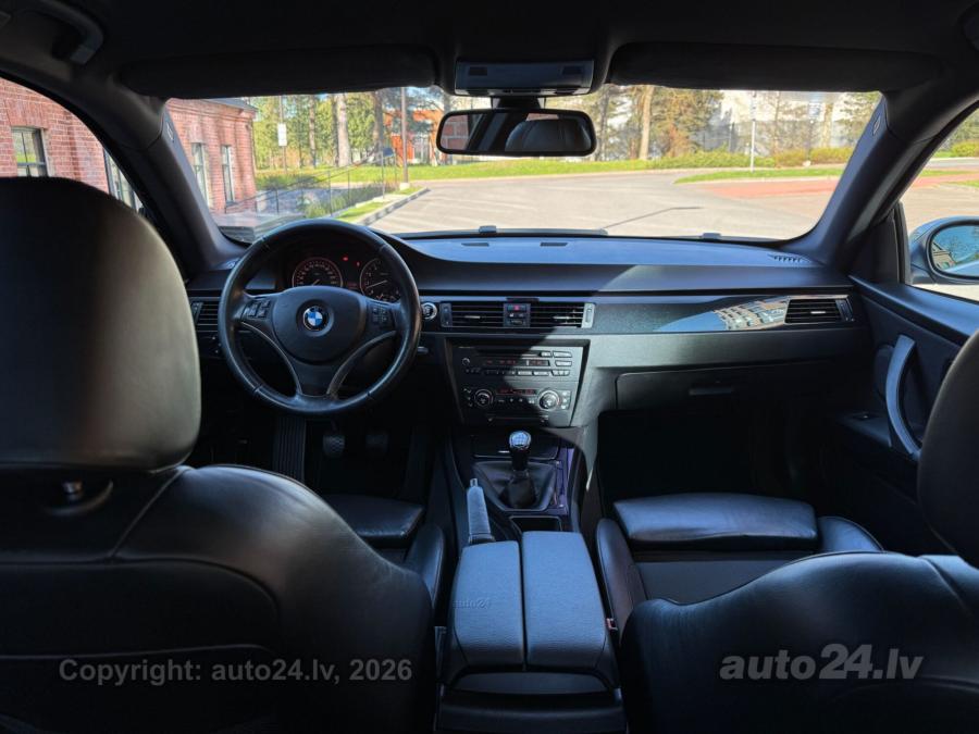 Pelēks BMW 3 Series 2007 Tallina, ar dzinēja tilpumu 2.50 L un nobraukumu 266 tūkst. km par 7200 €, foto 15 vietnē AUTOMOTO.COM.LV