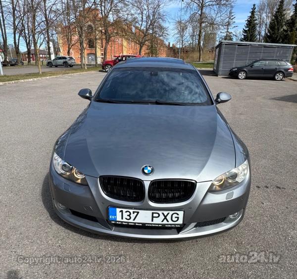 Pelēks BMW 3 Series 2008 Tallina, ar dzinēja tilpumu 3.00 L un nobraukumu 224 tūkst. km par 6999 €, foto 3 vietnē AUTOMOTO.COM.LV