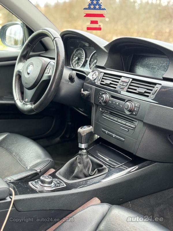 Pelēks BMW 3 Series 2010 Tallina, ar dzinēja tilpumu 3.00 L un nobraukumu 357 tūkst. km par 10500 €, foto 11 vietnē AUTOMOTO.COM.LV