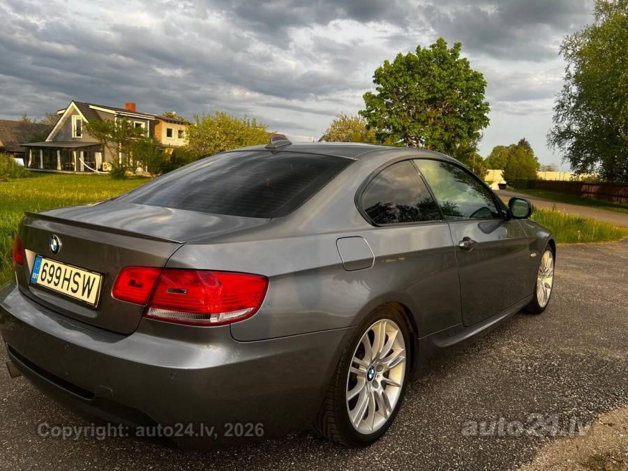 Pelēks BMW 3 Series 2010 Tallina, ar dzinēja tilpumu 2.00 L un nobraukumu 168 tūkst. km par 9800 €, foto 4 vietnē AUTOMOTO.COM.LV