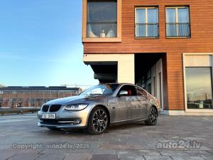 Pelēks BMW 3 Series 2010 Tallina, ar dzinēja tilpumu 3.00 L un nobraukumu 270 tūkst. km par 11500 €, foto 4 vietnē AUTOMOTO.COM.LV