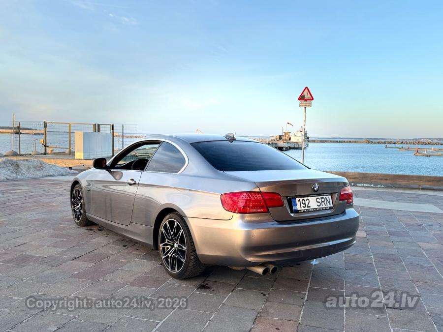Pelēks BMW 3 Series 2010 Tallina, ar dzinēja tilpumu 3.00 L un nobraukumu 270 tūkst. km par 11500 €, foto 7 vietnē AUTOMOTO.COM.LV