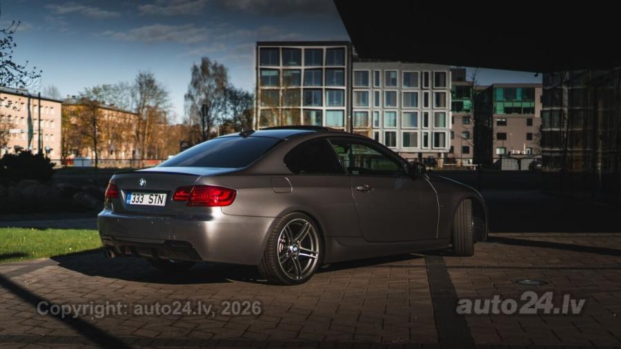 Pelēks BMW 3 Series 2011 Tallina, ar dzinēja tilpumu 3.00 L un nobraukumu 240 tūkst. km par 13500 €, foto 12 vietnē AUTOMOTO.COM.LV
