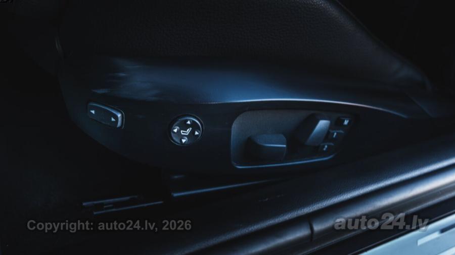 Pelēks BMW 3 Series 2011 Tallina, ar dzinēja tilpumu 3.00 L un nobraukumu 240 tūkst. km par 13500 €, foto 26 vietnē AUTOMOTO.COM.LV