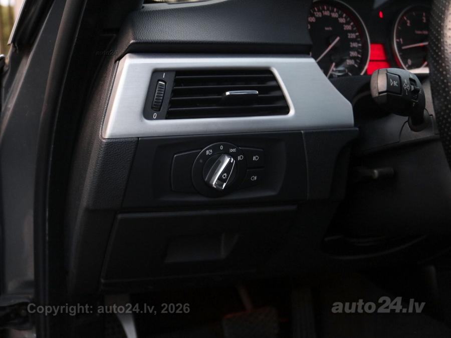 Grey BMW 3 Series 2012 in Tallinn, with an engine capacity of 3.00 L and mileage of 294 thousand km for 8999 €, photo 22 on AUTOMOTO.COM.LV