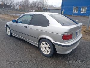 Pelēks BMW 3 Series 2000 Veru, ar dzinēja tilpumu 1.90 L un nobraukumu 261 tūkst. km par 2500 €, foto 4 vietnē AUTOMOTO.COM.LV