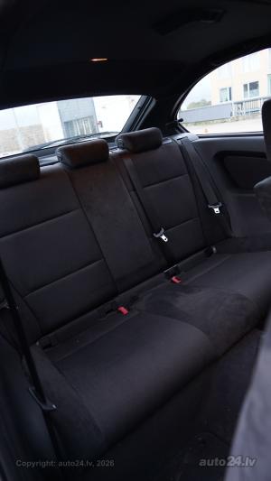 Pelēks BMW 3 Series 2004 Pērnava, ar dzinēja tilpumu 2.00 L un nobraukumu 280 tūkst. km par 3499 €, foto 14 vietnē AUTOMOTO.COM.LV