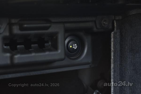 Grey BMW 3 Series 2017 in Riga, with an engine capacity of 3.50 L and mileage of 197 thousand km for 16250 €, photo 8 on AUTOMOTO.COM.LV