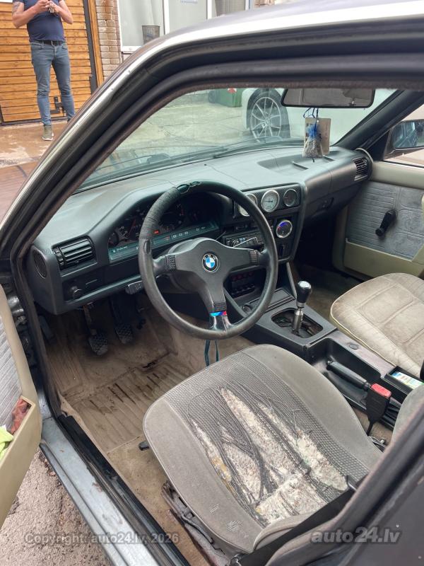 Pelēks BMW 3 Series 1987 Tallina, ar dzinēja tilpumu 3.00 L un nobraukumu 0 tūkst. km par 9999 €, foto 7 vietnē AUTOMOTO.COM.LV