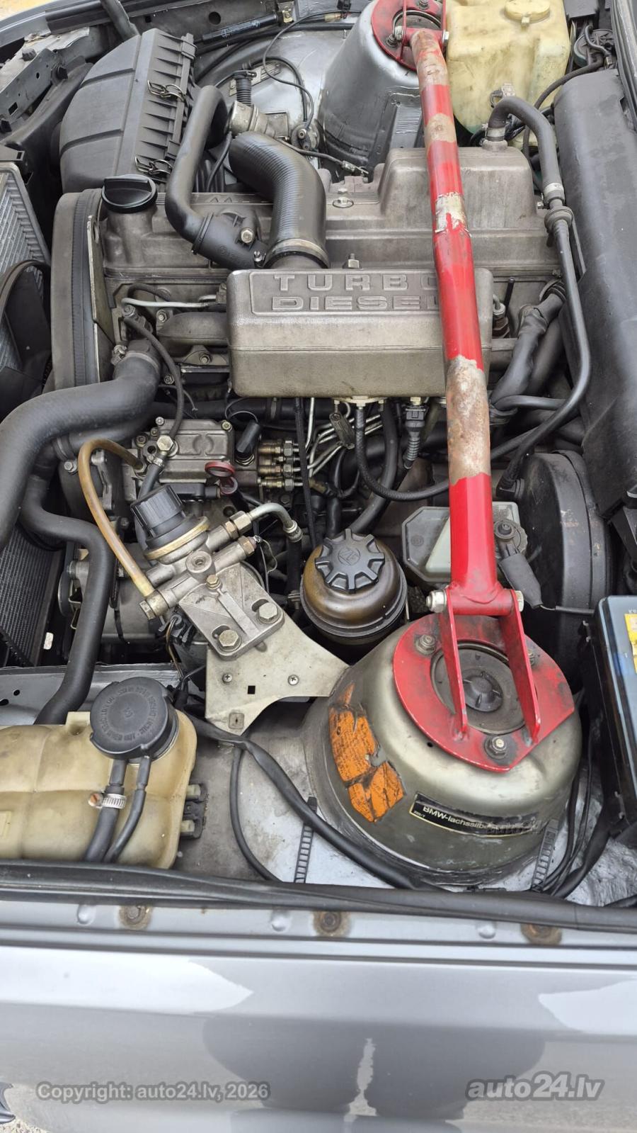 Pelēks BMW 3 Series 1987 Gulbene, ar dzinēja tilpumu 2.40 L un nobraukumu 138 tūkst. km par 9500 €, foto 8 vietnē AUTOMOTO.COM.LV