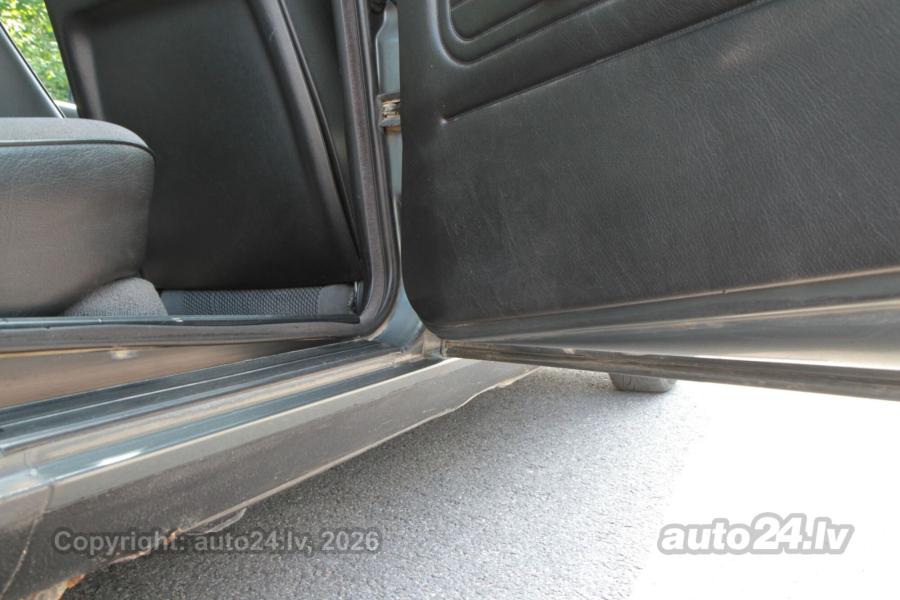 Pelēks BMW 3 Series 1990 Pērnava, ar dzinēja tilpumu 1.60 L un nobraukumu 238 tūkst. km par 6900 €, foto 26 vietnē AUTOMOTO.COM.LV