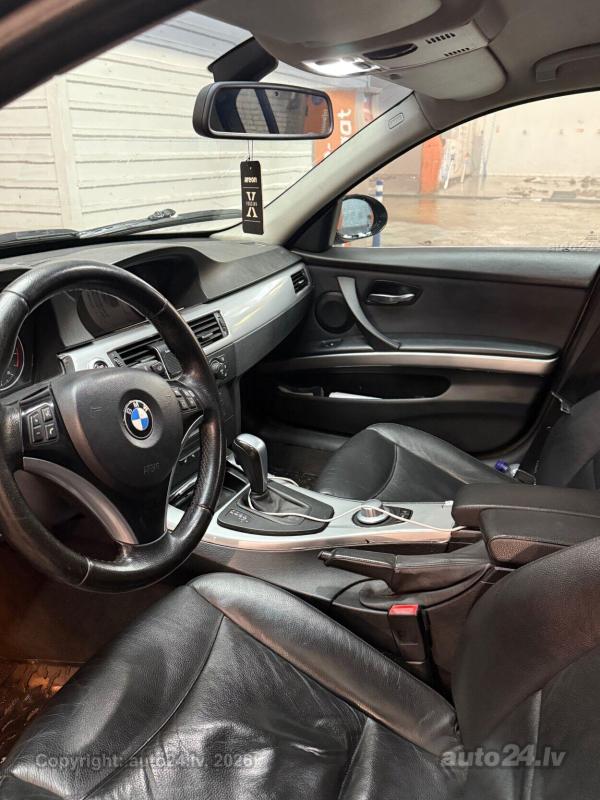 Pelēks BMW 3 Series 2005 Tallina, ar dzinēja tilpumu 3.00 L un nobraukumu 204 tūkst. km par 4500 €, foto 3 vietnē AUTOMOTO.COM.LV