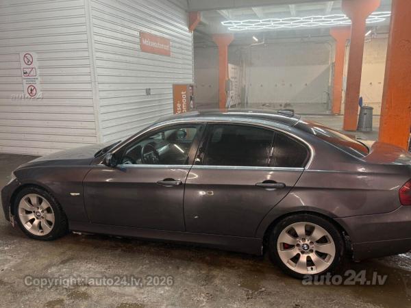 Pelēks BMW 3 Series 2005 Tallina, ar dzinēja tilpumu 3.00 L un nobraukumu 204 tūkst. km par 4500 €, foto 4 vietnē AUTOMOTO.COM.LV