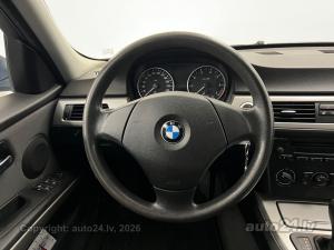 Pelēks BMW 3 Series 2005 Pērnava, ar dzinēja tilpumu 2.00 L un nobraukumu 225 tūkst. km par 3490 €, foto 12 vietnē AUTOMOTO.COM.LV