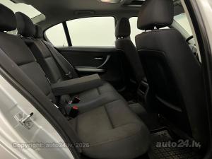 Pelēks BMW 3 Series 2005 Pērnava, ar dzinēja tilpumu 2.00 L un nobraukumu 225 tūkst. km par 3490 €, foto 13 vietnē AUTOMOTO.COM.LV