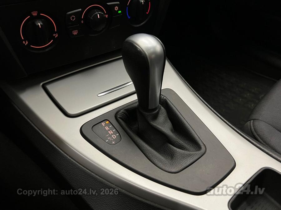 Pelēks BMW 3 Series 2005 Pērnava, ar dzinēja tilpumu 2.00 L un nobraukumu 225 tūkst. km par 3490 €, foto 19 vietnē AUTOMOTO.COM.LV