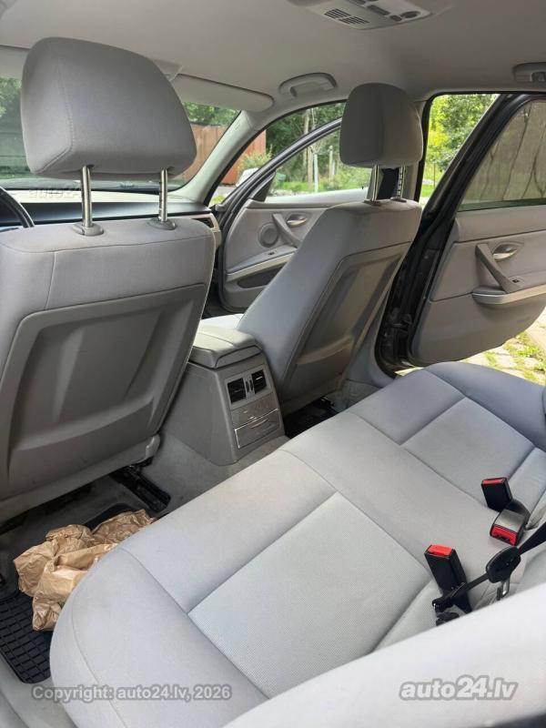 Pelēks BMW 3 Series 2005 Tallina, ar dzinēja tilpumu 2.00 L un nobraukumu 365 tūkst. km par 2799 €, foto 10 vietnē AUTOMOTO.COM.LV