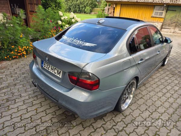 Pelēks BMW 3 Series 2005 Tallina, ar dzinēja tilpumu 2.00 L un nobraukumu 359 tūkst. km par 4800 €, foto 4 vietnē AUTOMOTO.COM.LV