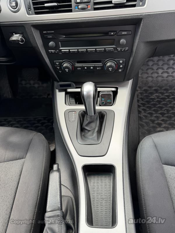Pelēks BMW 3 Series 2006 Tallina, ar dzinēja tilpumu 2.00 L un nobraukumu 241 tūkst. km par 3000 €, foto 9 vietnē AUTOMOTO.COM.LV