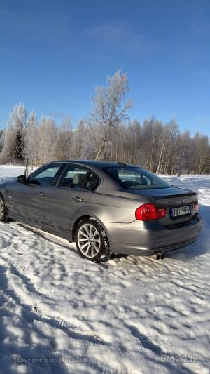 Pelēks BMW 3 Series 2009 Tartu, ar dzinēja tilpumu 3.00 L un nobraukumu 248 tūkst. km par 6450 €, foto 12 vietnē AUTOMOTO.COM.LV