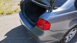 Grey BMW 3 Series 2009 in Viljandi, with an engine capacity of 3.00 L and mileage of 268 thousand km for 9900 €, photo 15 on AUTOMOTO.COM.LV