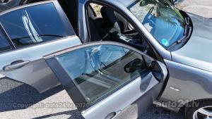 Grey BMW 3 Series 2009 in Viljandi, with an engine capacity of 3.00 L and mileage of 268 thousand km for 9900 €, photo 16 on AUTOMOTO.COM.LV