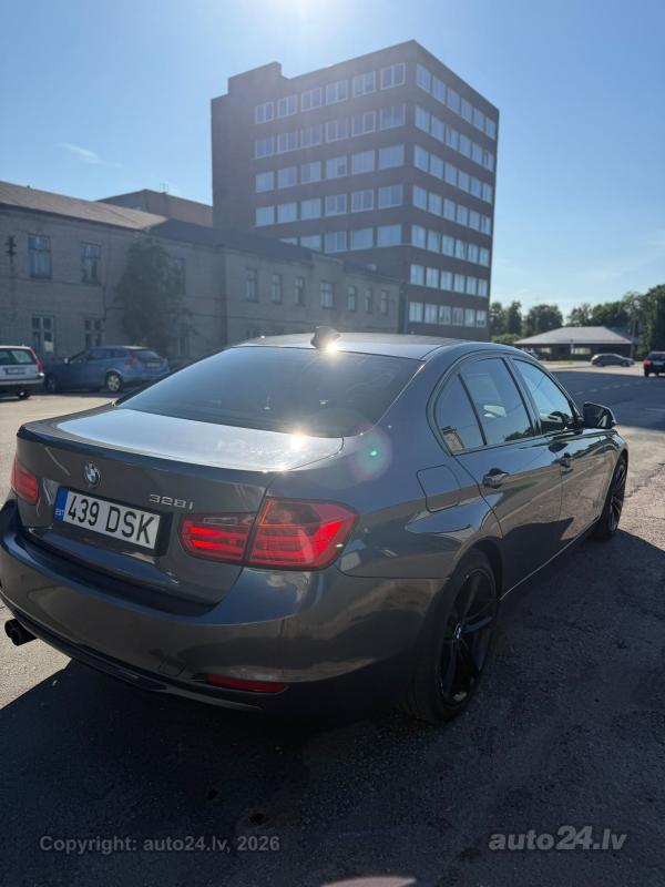 BMW 3 Series 2012 in Tallinn on AUTOMOTO.COM.LV Grey BMW 3 Series 2012 in Tallinn, with an engine capacity of 2.00 L and mileage of 205 thousand km for 10500 €, photo 4 on AUTOMOTO.COM.LV