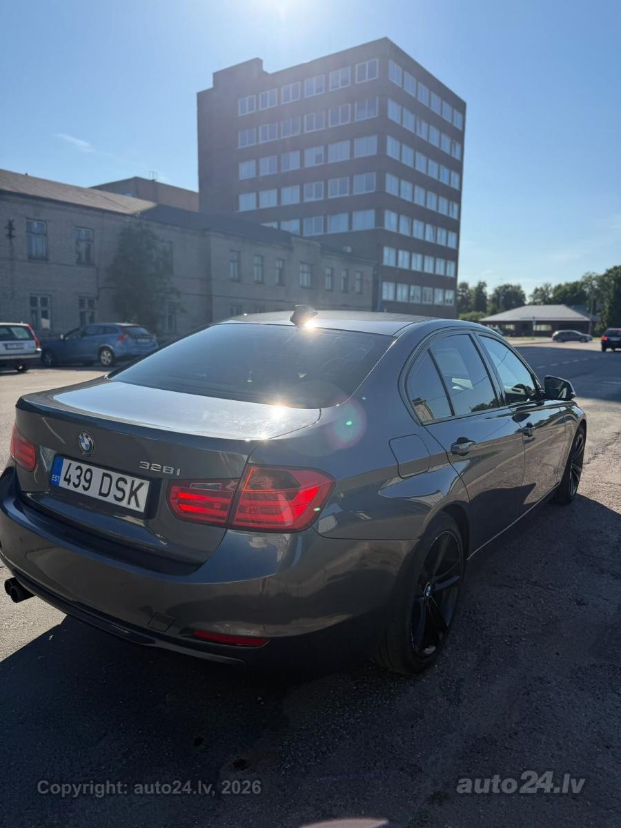 Pelēks BMW 3 Series 2012 Tallina, ar dzinēja tilpumu 2.00 L un nobraukumu 205 tūkst. km par 10500 €, foto 4 vietnē AUTOMOTO.COM.LV
